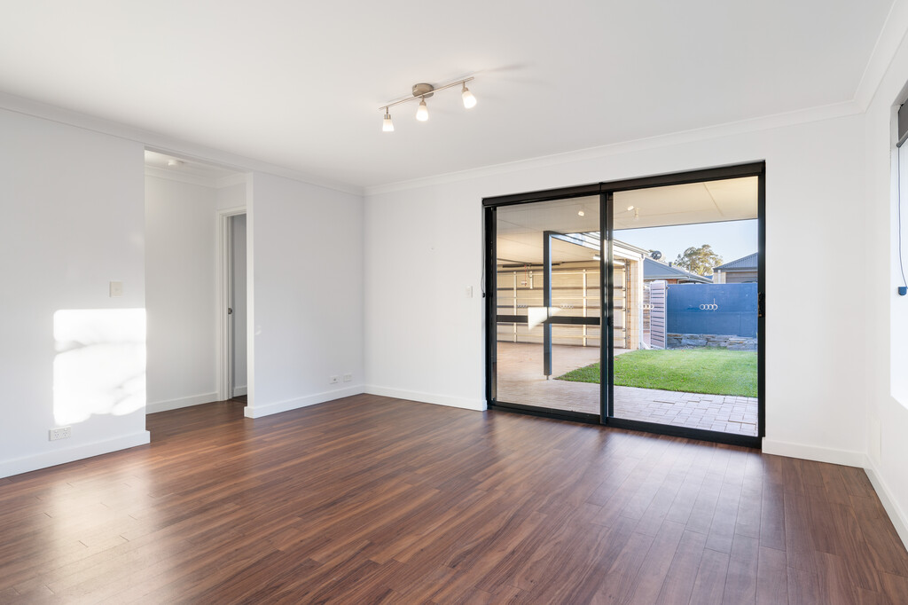 Services – Make Me Pop